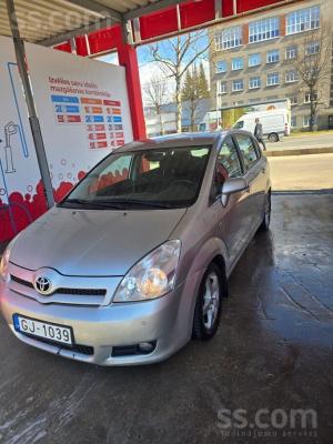 Toyota Corolla Verso 2007 Rīga, ar dzinēja tilpumu 2.20 L un nobraukumu 186 tūkst. km par 1900 €, foto 3 vietnē AUTOMOTO.COM.LV