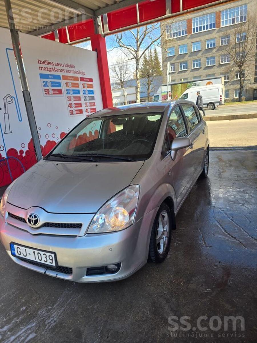 Toyota Corolla Verso 2007 Rīga, ar dzinēja tilpumu 2.20 L un nobraukumu 186 tūkst. km par 1900 €, foto 3 vietnē AUTOMOTO.COM.LV