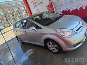 Toyota Corolla Verso 2007 Rīga, ar dzinēja tilpumu 2.20 L un nobraukumu 186 tūkst. km par 1900 €, foto 4 vietnē AUTOMOTO.COM.LV