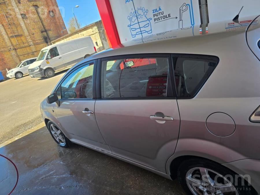 Toyota Corolla Verso 2007 Rīga, ar dzinēja tilpumu 2.20 L un nobraukumu 186 tūkst. km par 1900 €, foto 5 vietnē AUTOMOTO.COM.LV