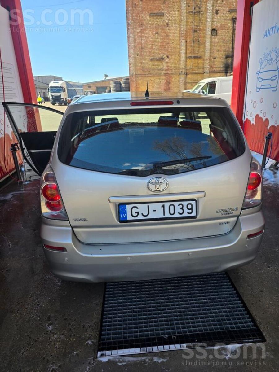 Toyota Corolla Verso 2007 Rīga, ar dzinēja tilpumu 2.20 L un nobraukumu 186 tūkst. km par 1900 €, foto 6 vietnē AUTOMOTO.COM.LV
