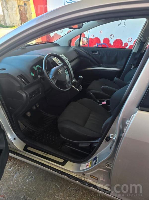 Toyota Corolla Verso 2007 Rīga, ar dzinēja tilpumu 2.20 L un nobraukumu 186 tūkst. km par 1900 €, foto 8 vietnē AUTOMOTO.COM.LV