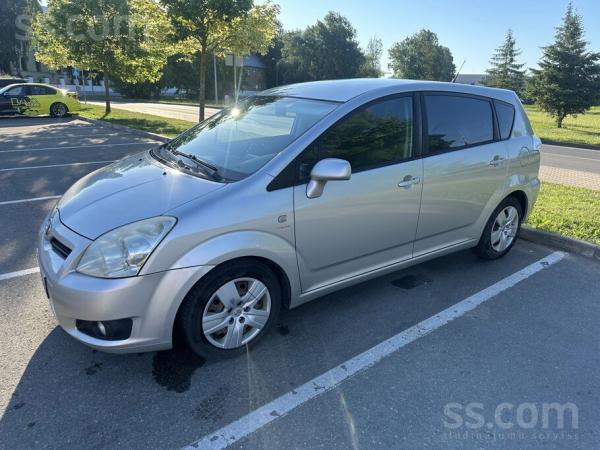 Toyota Corolla Verso 2007 in Riga, with an engine capacity of 2.20 L and mileage of 400 thousand km for 1695 €, photo 1 on AUTOMOTO.COM.LV