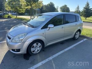 Toyota Corolla Verso 2007 Rīga, ar dzinēja tilpumu 2.20 L un nobraukumu 400 tūkst. km par 1695 €, foto  vietnē AUTOMOTO.COM.LV
