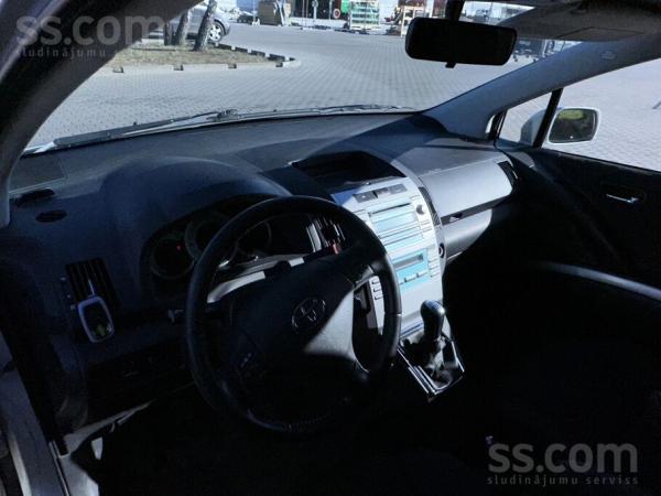 Toyota Corolla Verso 2007 in Riga, with an engine capacity of 2.20 L and mileage of 400 thousand km for 1695 €, photo 6 on AUTOMOTO.COM.LV