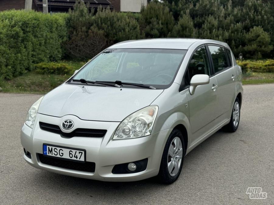 Toyota Corolla Verso 2007 Viļņa, ar dzinēja tilpumu 2.20 L un nobraukumu 239 tūkst. km par 1999 €, foto 1 vietnē AUTOMOTO.COM.LV