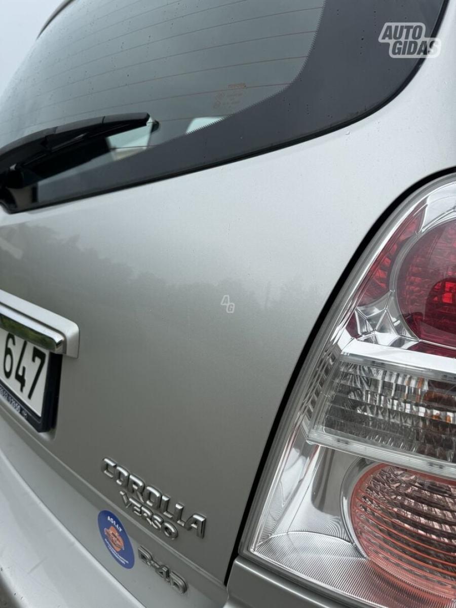 Toyota Corolla Verso 2007 Viļņa, ar dzinēja tilpumu 2.20 L un nobraukumu 239 tūkst. km par 1999 €, foto 12 vietnē AUTOMOTO.COM.LV