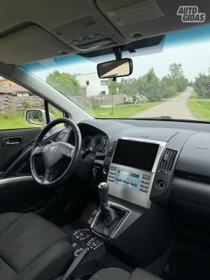 Toyota Corolla Verso 2007 Viļņa, ar dzinēja tilpumu 2.20 L un nobraukumu 239 tūkst. km par 1999 €, foto 14 vietnē AUTOMOTO.COM.LV