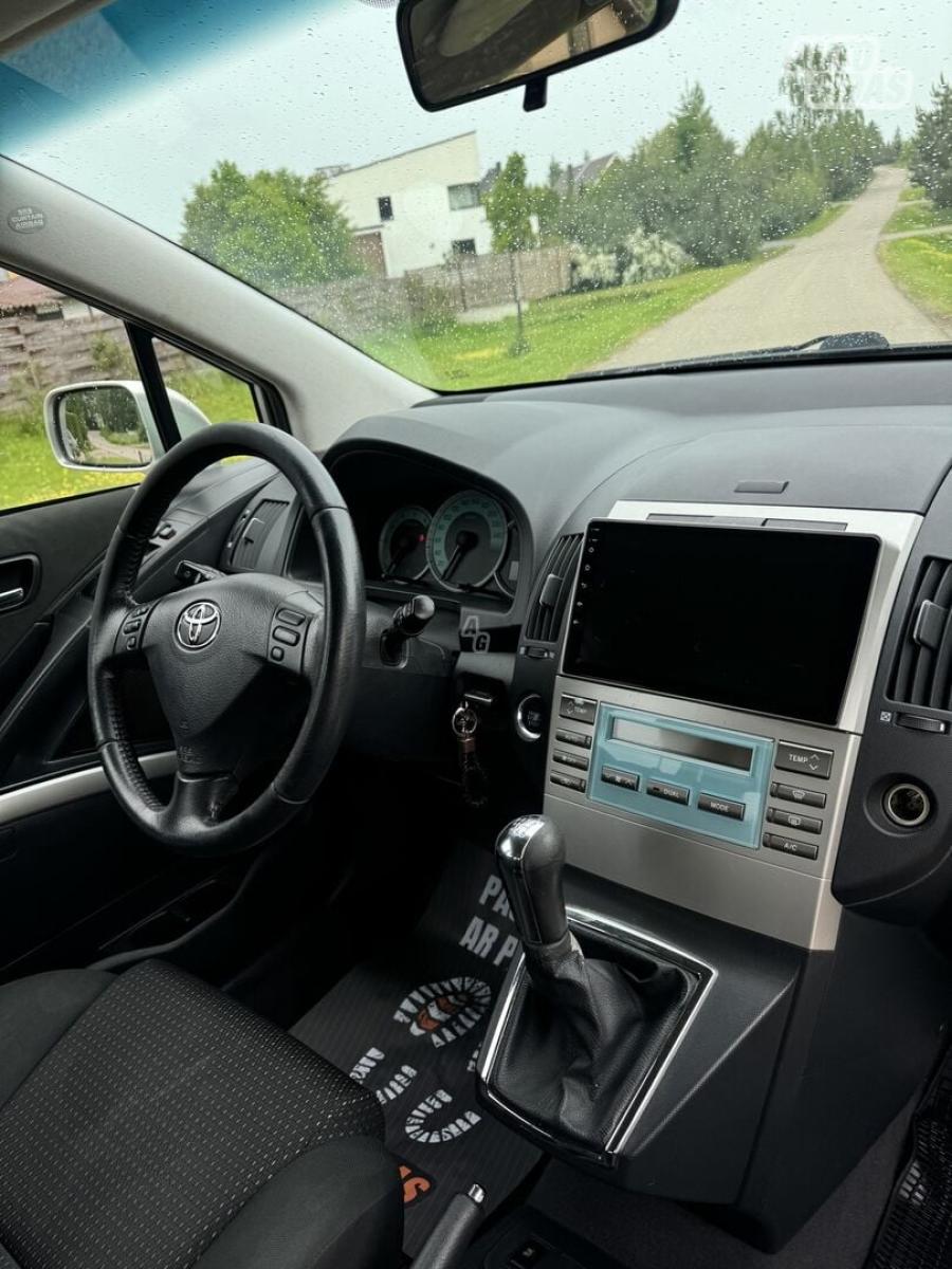 Toyota Corolla Verso 2007 Viļņa, ar dzinēja tilpumu 2.20 L un nobraukumu 239 tūkst. km par 1999 €, foto 17 vietnē AUTOMOTO.COM.LV