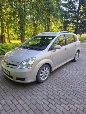 Toyota Corolla Verso 2007 in Liepaja, with an engine capacity of 2.20 L and mileage of 350 thousand km for 1500 €, photo  on AUTOMOTO.COM.LV