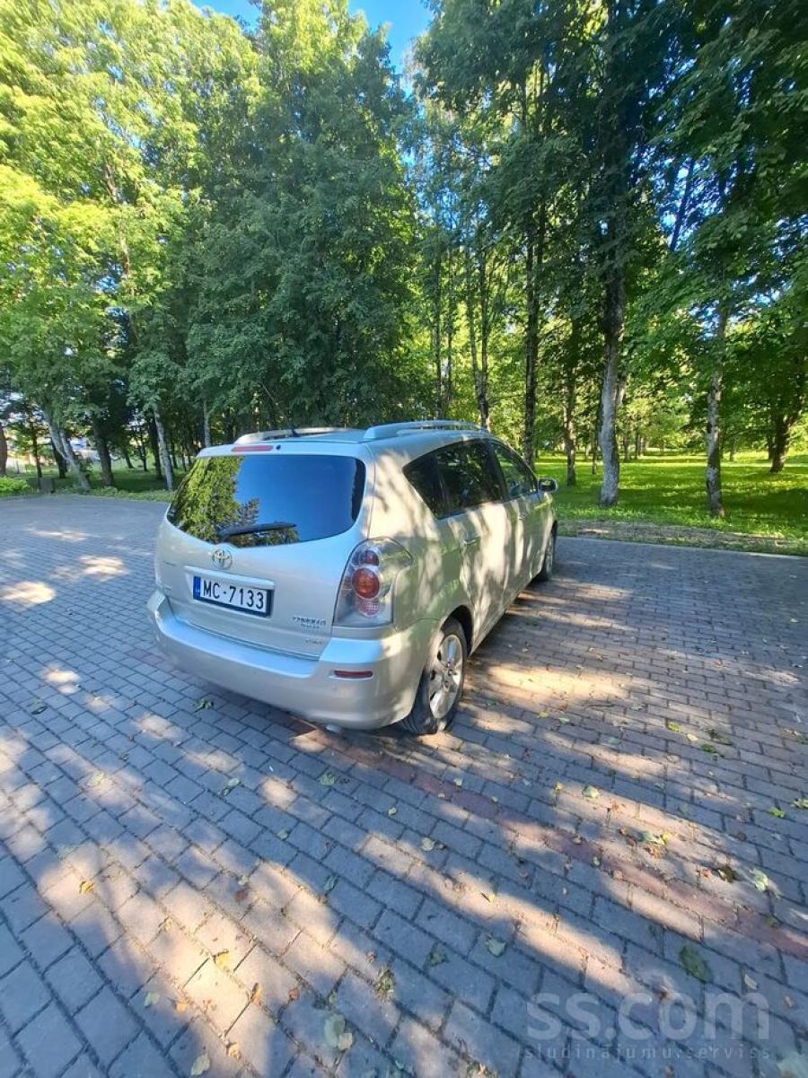 Тойота Королла Версо 2007 в Лиепая, объемом двигателя 2.20 л и пробегом 350 тыс. км за 1500 €, фото 4 на AUTOMOTO.COM.LV
