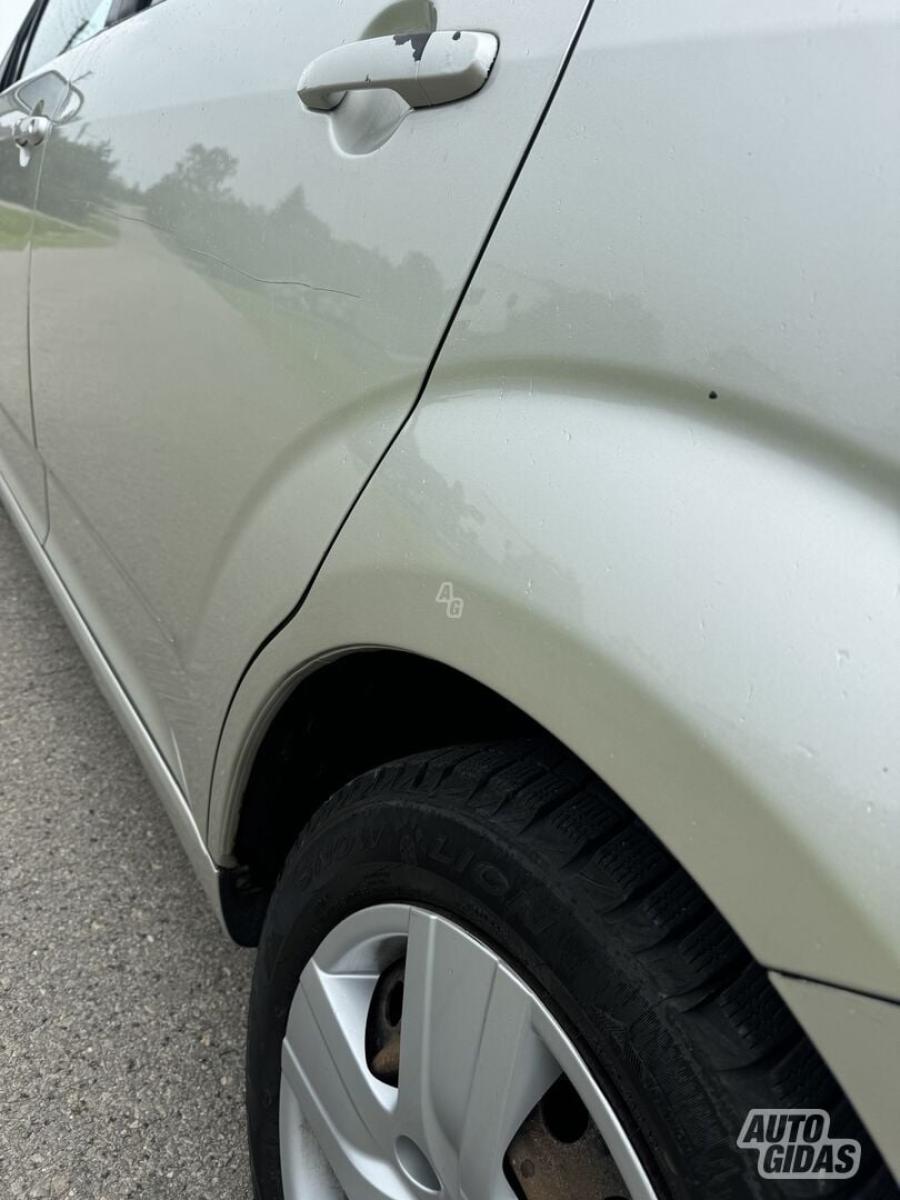 Toyota Corolla Verso 2007 Viļņa, ar dzinēja tilpumu 2.20 L un nobraukumu 236 tūkst. km par 1999 €, foto 6 vietnē AUTOMOTO.COM.LV