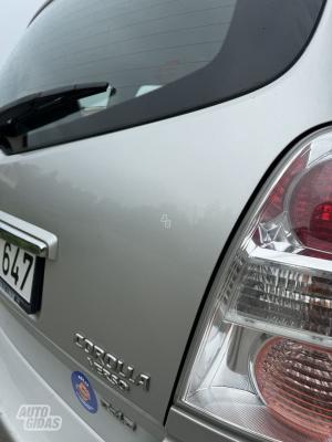 Toyota Corolla Verso 2007 Viļņa, ar dzinēja tilpumu 2.20 L un nobraukumu 236 tūkst. km par 1999 €, foto 12 vietnē AUTOMOTO.COM.LV