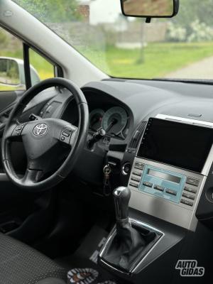 Toyota Corolla Verso 2007 Viļņa, ar dzinēja tilpumu 2.20 L un nobraukumu 236 tūkst. km par 1999 €, foto 16 vietnē AUTOMOTO.COM.LV