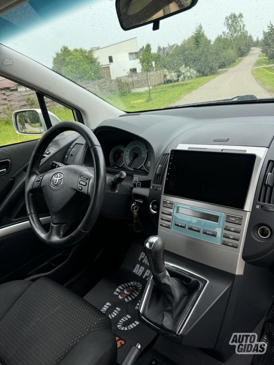 Toyota Corolla Verso 2007 Viļņa, ar dzinēja tilpumu 2.20 L un nobraukumu 236 tūkst. km par 1999 €, foto 17 vietnē AUTOMOTO.COM.LV