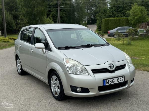 Toyota Corolla Verso 2007 Viļņa, ar dzinēja tilpumu 2.20 L un nobraukumu 236 tūkst. km par 1999 €, foto 2 vietnē AUTOMOTO.COM.LV
