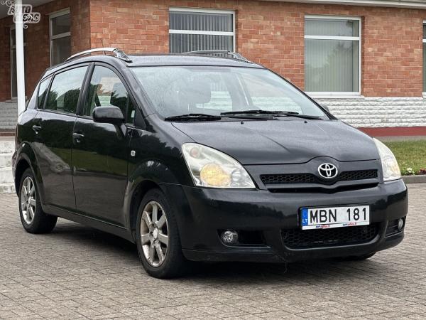 Toyota Corolla Verso 2007 in Vilnius, with an engine capacity of 2.20 L and mileage of 348 thousand km for 1150 €, photo 1 on AUTOMOTO.COM.LV