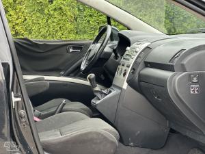 Toyota Corolla Verso 2007 in Vilnius, with an engine capacity of 2.20 L and mileage of 348 thousand km for 1150 €, photo 23 on AUTOMOTO.COM.LV
