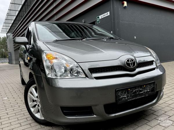 Toyota Corolla Verso 2007 in Alytus, with an engine capacity of 2.20 L and mileage of 419 thousand km for 3299 €, photo 1 on AUTOMOTO.COM.LV