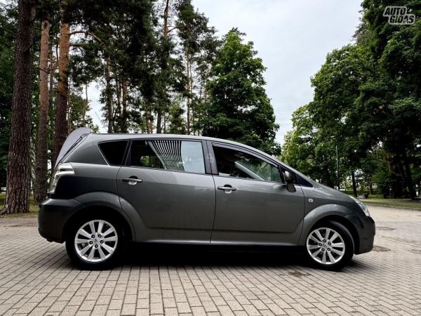 Toyota Corolla Verso 2007 in Alytus, with an engine capacity of 2.20 L and mileage of 419 thousand km for 3299 €, photo 6 on AUTOMOTO.COM.LV