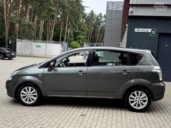 Toyota Corolla Verso 2007 in Alytus, with an engine capacity of 2.20 L and mileage of 419 thousand km for 3299 €, photo 7 on AUTOMOTO.COM.LV