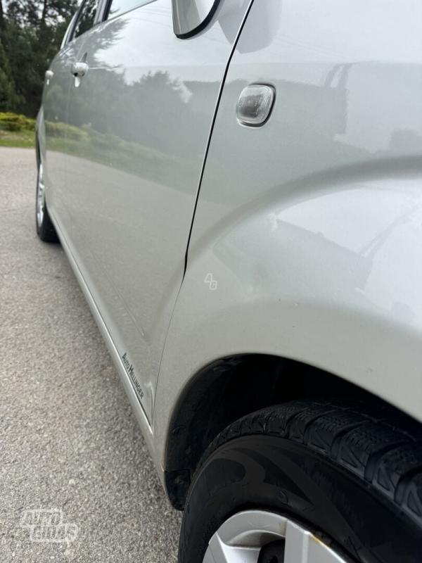 Toyota Corolla Verso 2007 Viļņa, ar dzinēja tilpumu 2.20 L un nobraukumu 236 tūkst. km par 1999 €, foto 8 vietnē AUTOMOTO.COM.LV