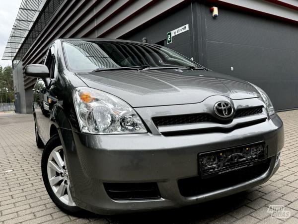 Toyota Corolla Verso 2007 Alīta, ar dzinēja tilpumu 2.20 L un nobraukumu 422 tūkst. km par 3199 €, foto 1 vietnē AUTOMOTO.COM.LV