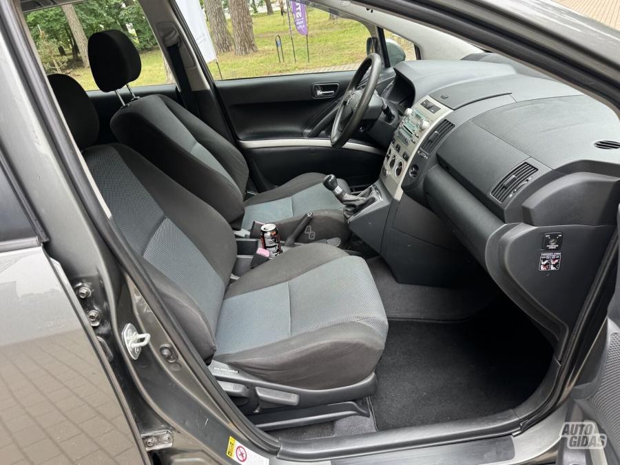Toyota Corolla Verso 2007 Alīta, ar dzinēja tilpumu 2.20 L un nobraukumu 422 tūkst. km par 2899 €, foto 22 vietnē AUTOMOTO.COM.LV