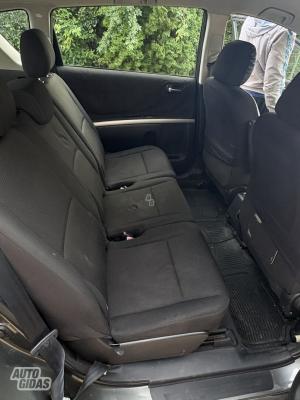 Toyota Corolla Verso 2007 Klaipėda, ar dzinēja tilpumu 2.20 L un nobraukumu 400 tūkst. km par 1250 €, foto 5 vietnē AUTOMOTO.COM.LV