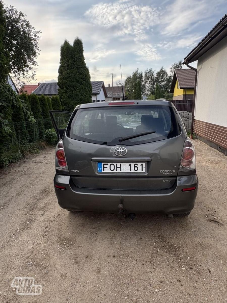 Toyota Corolla Verso 2007 Klaipėda, ar dzinēja tilpumu 2.20 L un nobraukumu 400 tūkst. km par 1250 €, foto 6 vietnē AUTOMOTO.COM.LV