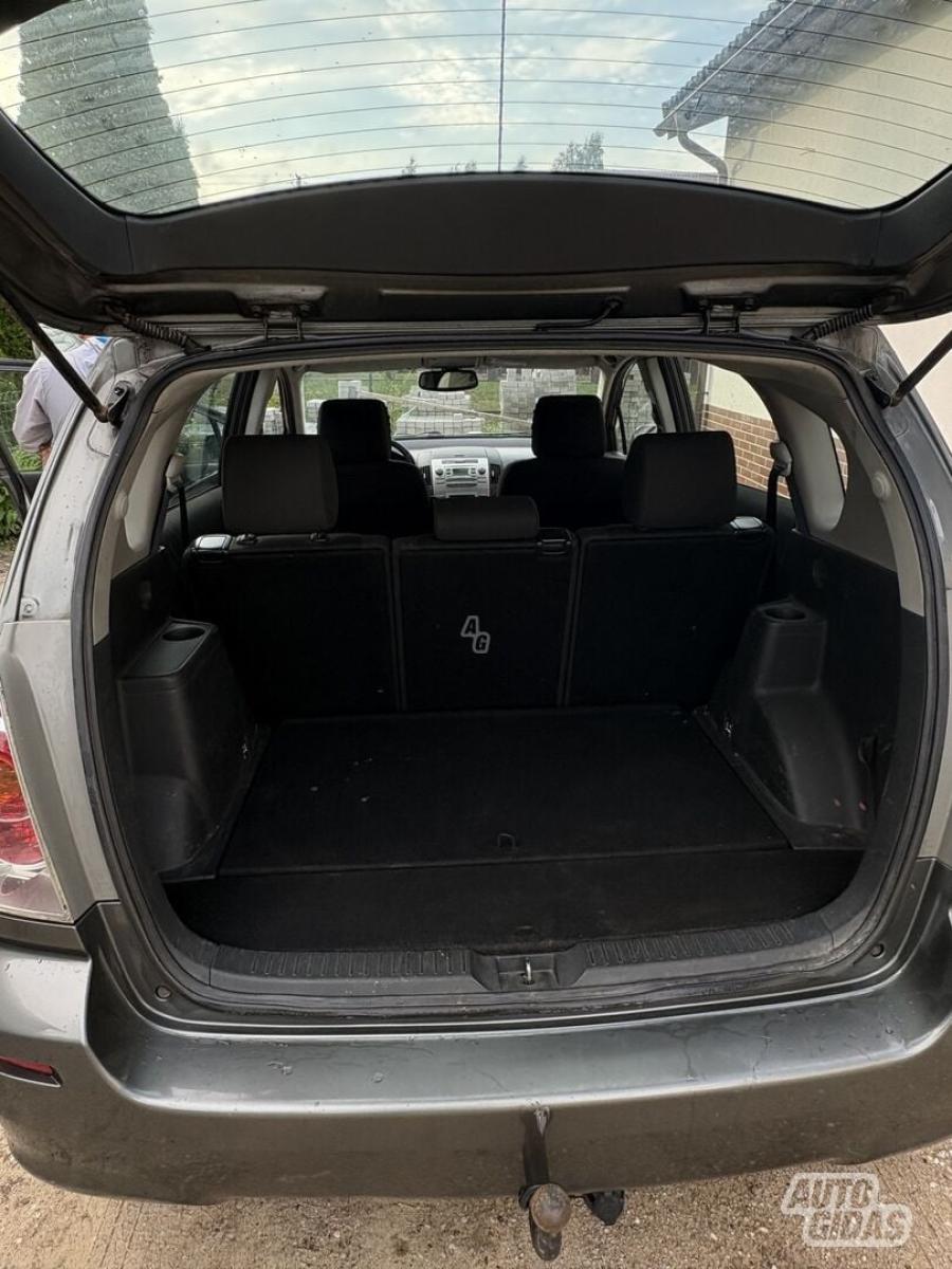 Toyota Corolla Verso 2007 Klaipėda, ar dzinēja tilpumu 2.20 L un nobraukumu 400 tūkst. km par 1250 €, foto 7 vietnē AUTOMOTO.COM.LV