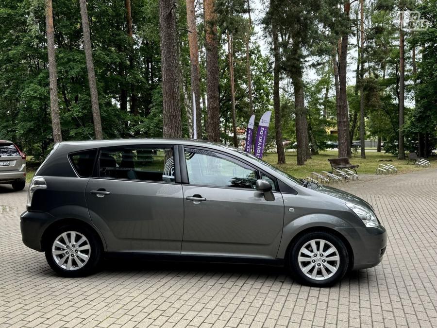 Toyota Corolla Verso 2007 in Alytus, with an engine capacity of 2.20 L and mileage of 421 thousand km for 2899 €, photo 3 on AUTOMOTO.COM.LV