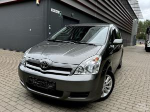 Toyota Corolla Verso 2007 in Alytus, with an engine capacity of 2.20 L and mileage of 421 thousand km for 2899 €, photo 4 on AUTOMOTO.COM.LV