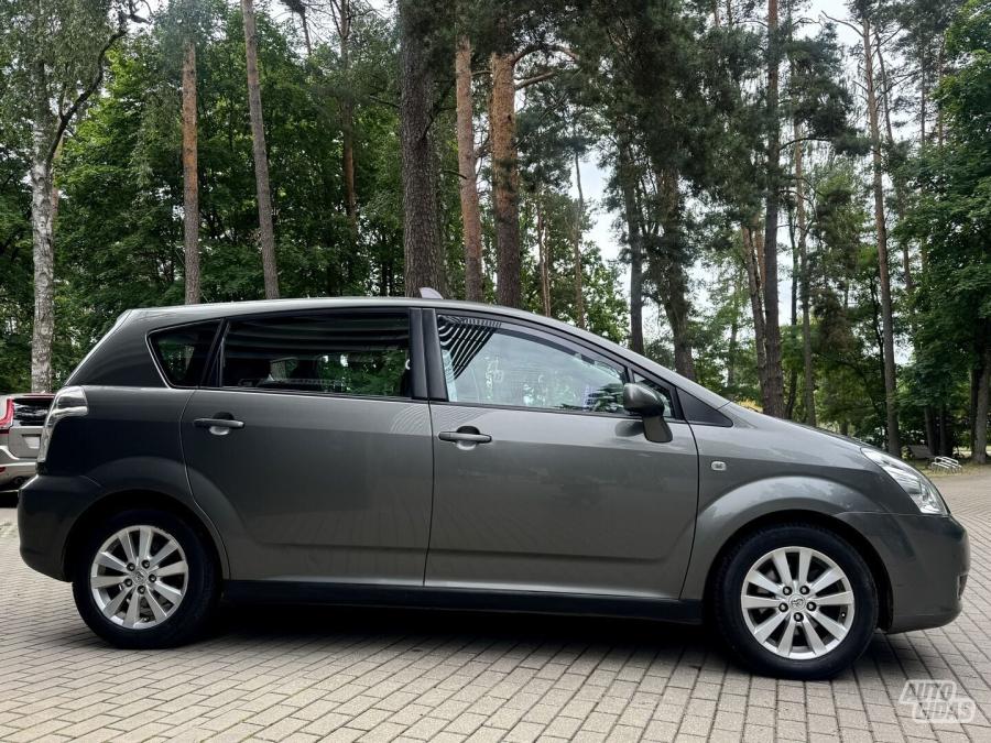 Toyota Corolla Verso 2007 in Alytus, with an engine capacity of 2.20 L and mileage of 421 thousand km for 2899 €, photo 6 on AUTOMOTO.COM.LV