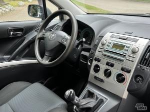 Toyota Corolla Verso 2007 in Alytus, with an engine capacity of 2.20 L and mileage of 421 thousand km for 2899 €, photo 7 on AUTOMOTO.COM.LV