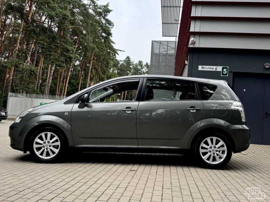 Toyota Corolla Verso 2007 in Alytus, with an engine capacity of 2.20 L and mileage of 421 thousand km for 2899 €, photo 9 on AUTOMOTO.COM.LV
