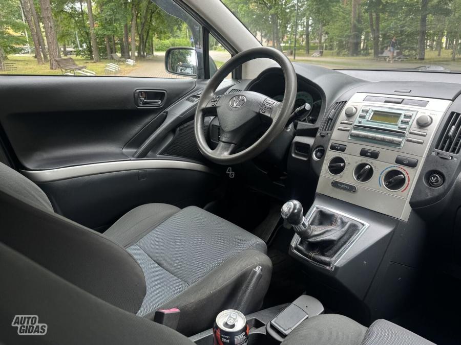 Toyota Corolla Verso 2007 in Alytus, with an engine capacity of 2.20 L and mileage of 421 thousand km for 2899 €, photo 28 on AUTOMOTO.COM.LV