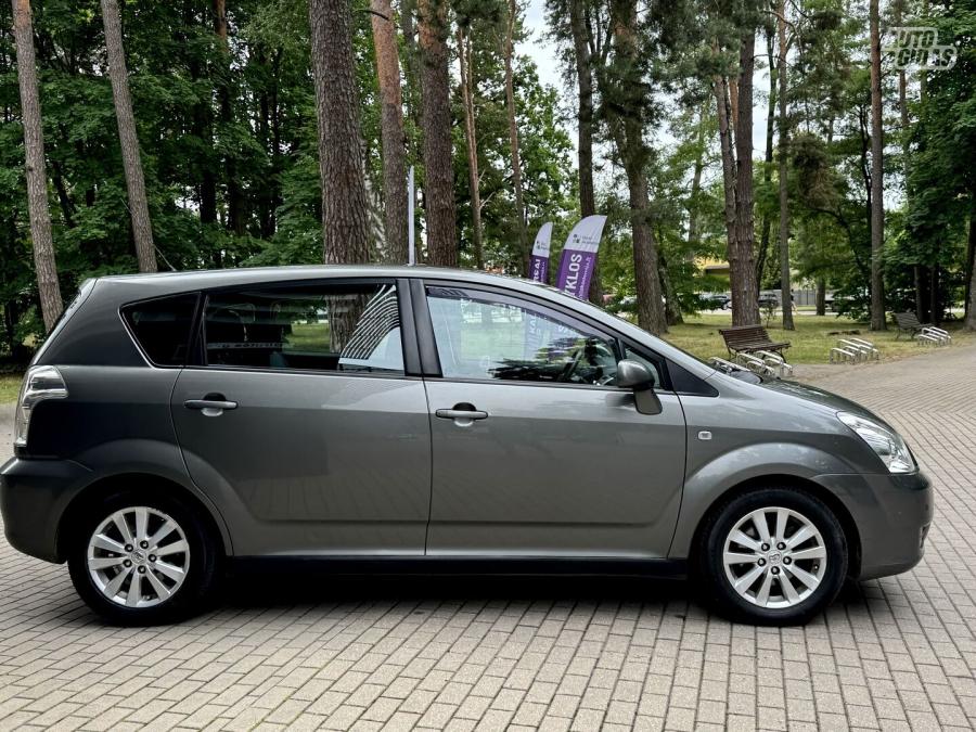 Toyota Corolla Verso 2007 in Alytus, with an engine capacity of 2.20 L and mileage of 421 thousand km for 2899 €, photo 30 on AUTOMOTO.COM.LV