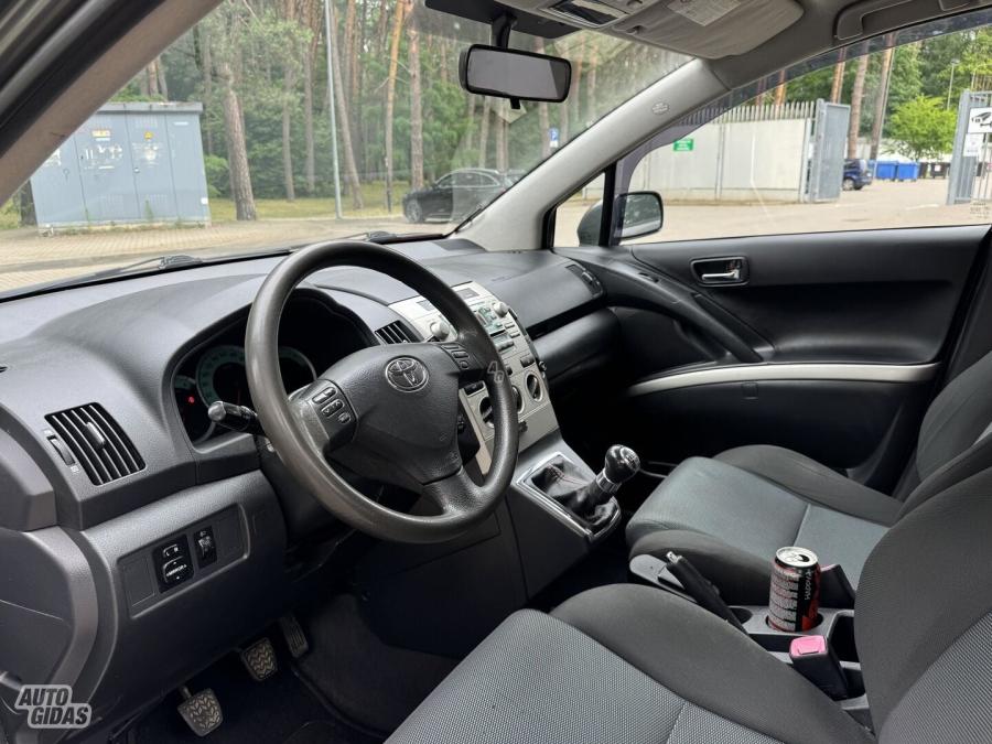 Toyota Corolla Verso 2007 in Alytus, with an engine capacity of 2.20 L and mileage of 421 thousand km for 2899 €, photo 34 on AUTOMOTO.COM.LV
