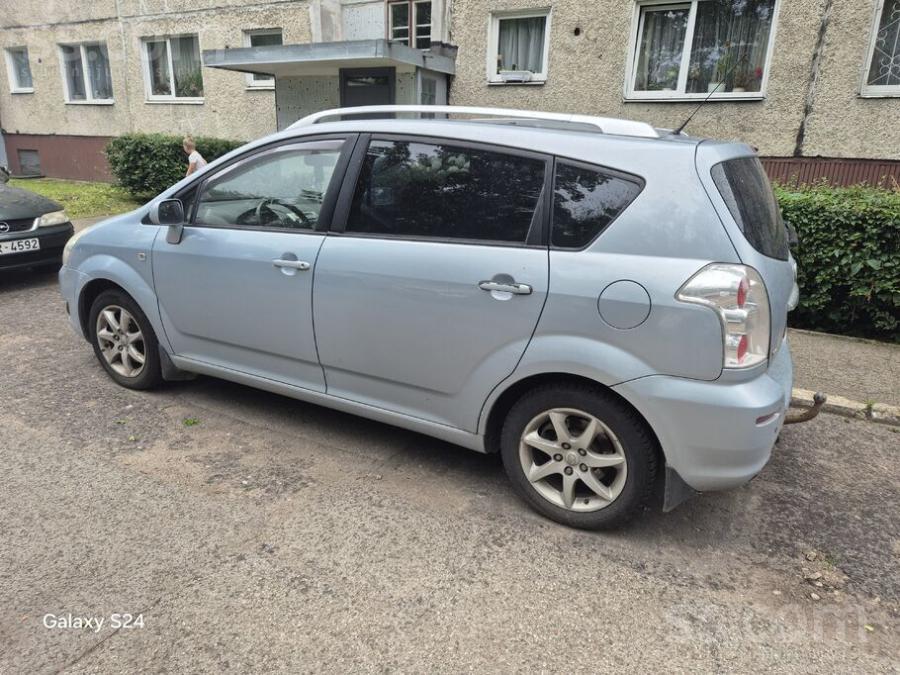 Toyota Corolla Verso 2008 in Riga, with an engine capacity of 1.80 L and mileage of 308 thousand km for 1500 €, photo 2 on AUTOMOTO.COM.LV