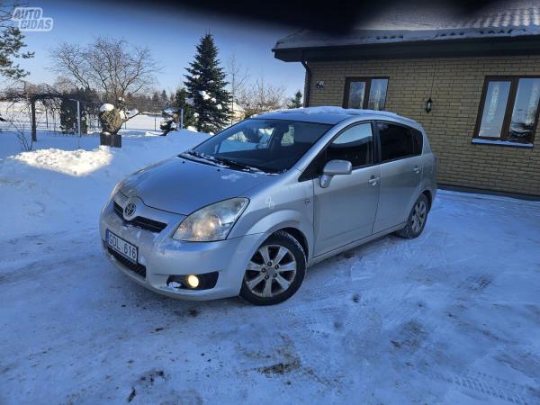 Toyota Corolla Verso 2008 in Gargzdai, with an engine capacity of 2.20 L and mileage of 365 thousand km for 1350 €, photo 1 on AUTOMOTO.COM.LV