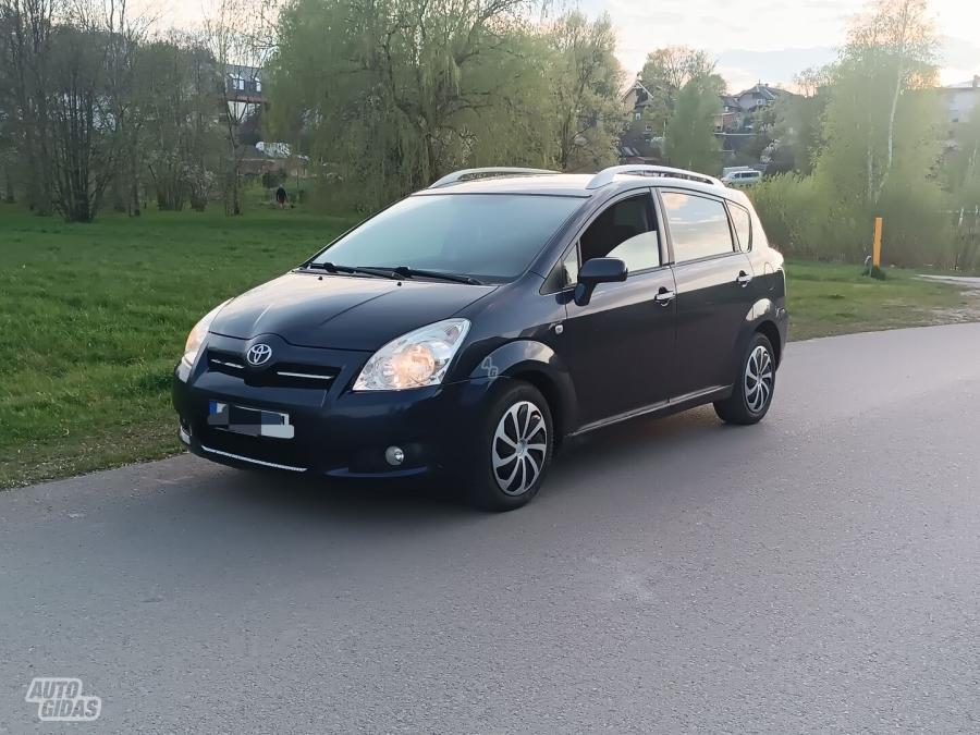 Toyota Corolla Verso 2008 Šauļi, ar dzinēja tilpumu 2.20 L un nobraukumu 300 tūkst. km par 2000 €, foto 1 vietnē AUTOMOTO.COM.LV