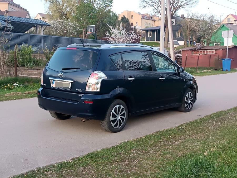 Toyota Corolla Verso 2008 Šauļi, ar dzinēja tilpumu 2.20 L un nobraukumu 300 tūkst. km par 2000 €, foto 5 vietnē AUTOMOTO.COM.LV