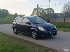 Toyota Corolla Verso 2008 Šauļi, ar dzinēja tilpumu 2.20 L un nobraukumu 300 tūkst. km par 2000 €, foto 7 vietnē AUTOMOTO.COM.LV