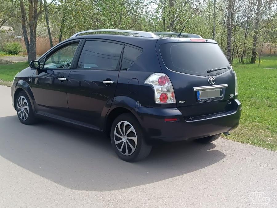 Toyota Corolla Verso 2008 in Siauliai, with an engine capacity of 2.20 L and mileage of 300 thousand km for 2000 €, photo 4 on AUTOMOTO.COM.LV