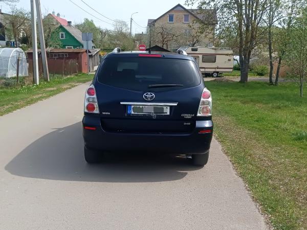 Toyota Corolla Verso 2008 Šauļi, ar dzinēja tilpumu 2.20 L un nobraukumu 300 tūkst. km par 2000 €, foto 4 vietnē AUTOMOTO.COM.LV