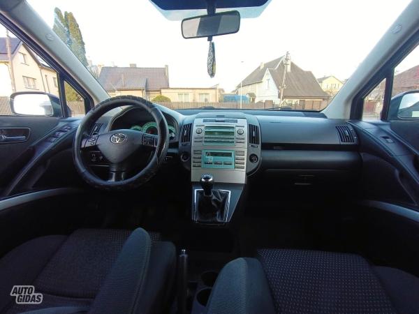 Toyota Corolla Verso 2008 Šauļi, ar dzinēja tilpumu 2.20 L un nobraukumu 300 tūkst. km par 2000 €, foto 10 vietnē AUTOMOTO.COM.LV