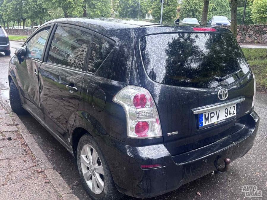 Toyota Corolla Verso 2008 in Vilnius, with an engine capacity of 1.80 L and mileage of 180 thousand km for 1700 €, photo 4 on AUTOMOTO.COM.LV