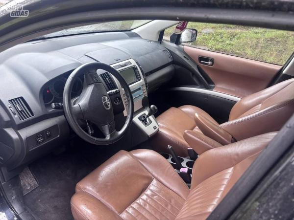 Toyota Corolla Verso 2008 Viļņa, ar dzinēja tilpumu 1.80 L un nobraukumu 180 tūkst. km par 1700 €, foto 5 vietnē AUTOMOTO.COM.LV