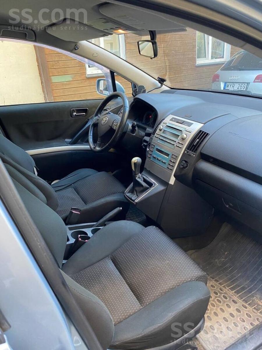 Toyota Corolla Verso 2008 Rīga, ar dzinēja tilpumu 1.80 L un nobraukumu 319 tūkst. km par 1200 €, foto 5 vietnē AUTOMOTO.COM.LV